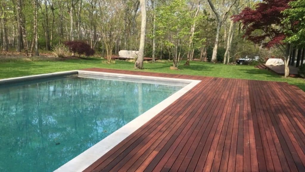 Piscina Com Deck - 5 Dicas Que Você Precisa Saber!