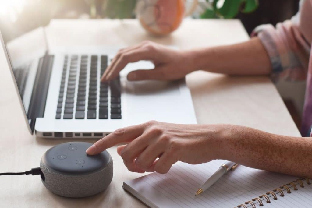 Alexa Echo Dot: Como A Amazon Está Reinventando A Vida Doméstica?