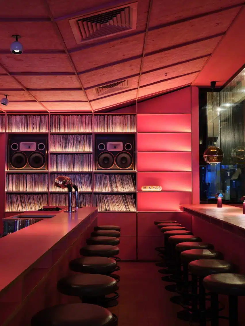 Bar Vibrante Em Sydney Oferece Experiência única De Audição.