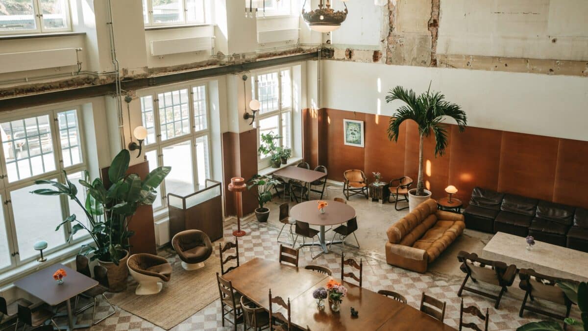 Bofink Design Studio Transforma Börshuset Em Clube Exclusivo E Inovador.